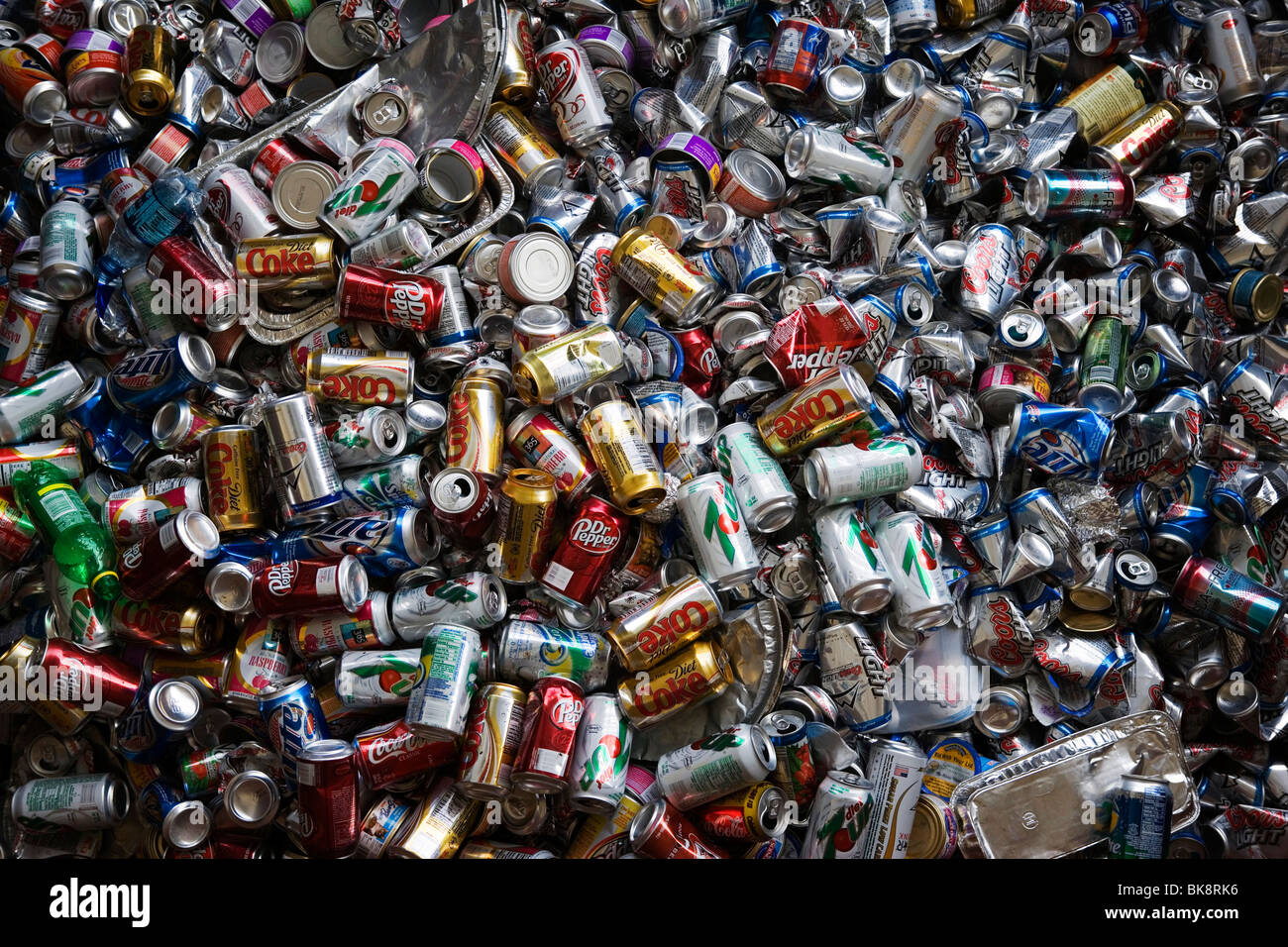 Group aluminum cans hi-res stock photography and images - Alamy