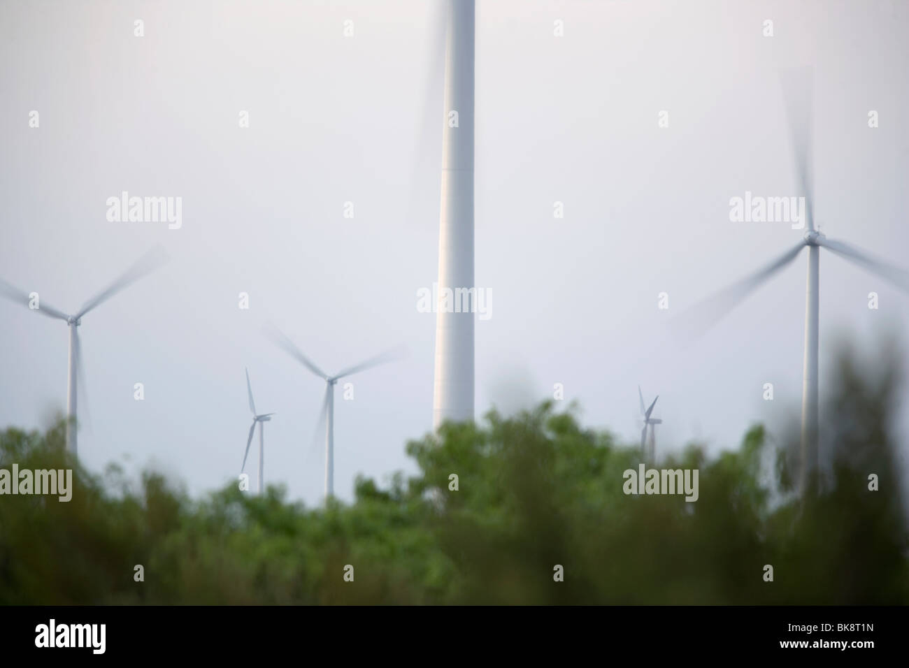 Motion wind hi-res stock photography and images - Alamy