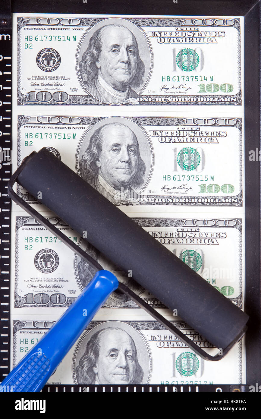 Printing dollars hi-res stock photography and images - Alamy
