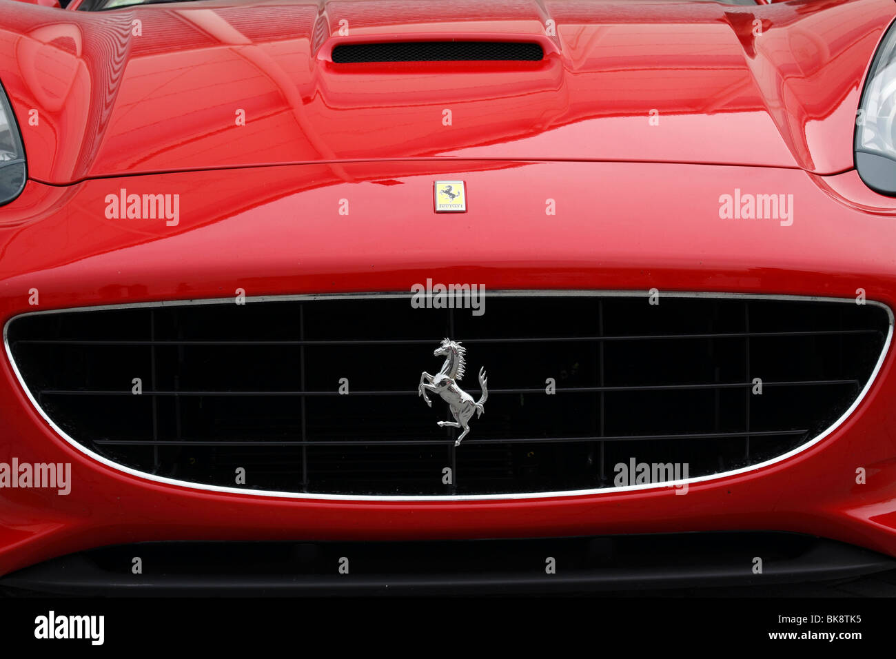 A red Ferrari California Stock Photo - Alamy