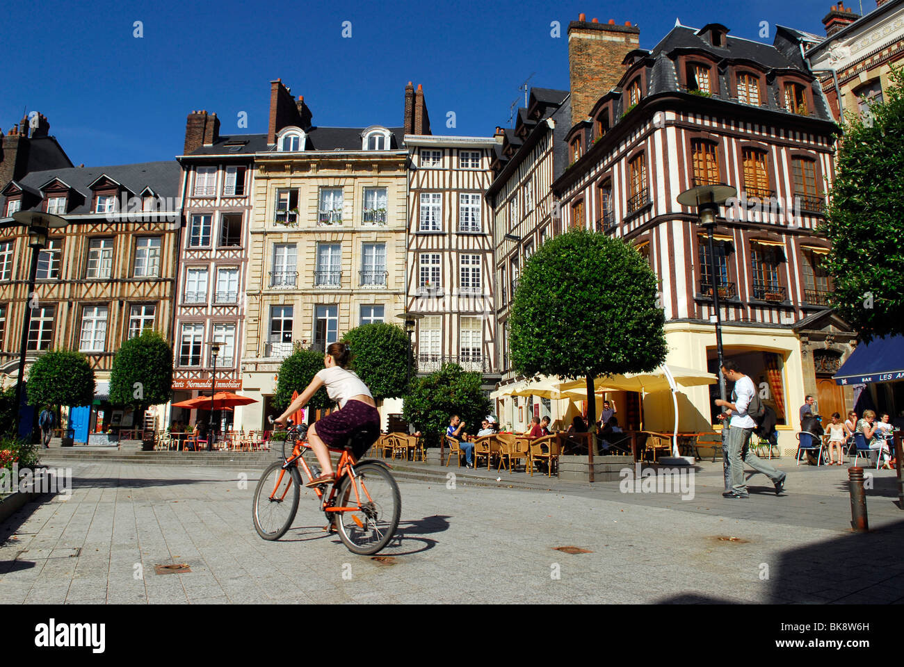 Rouen (76): "Place de la Pucelle" square Stock Photo - Alamy