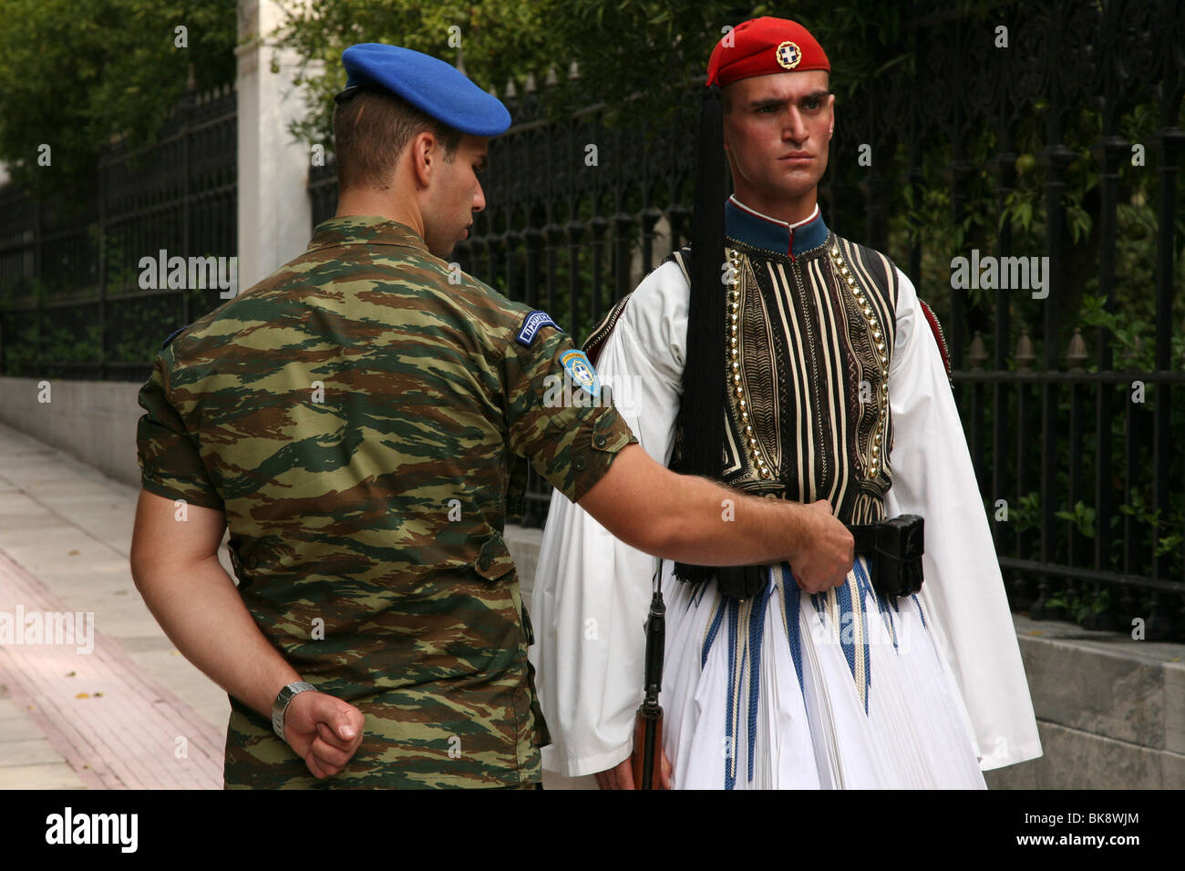 Evzones uniform hi-res stock photography and images - Alamy