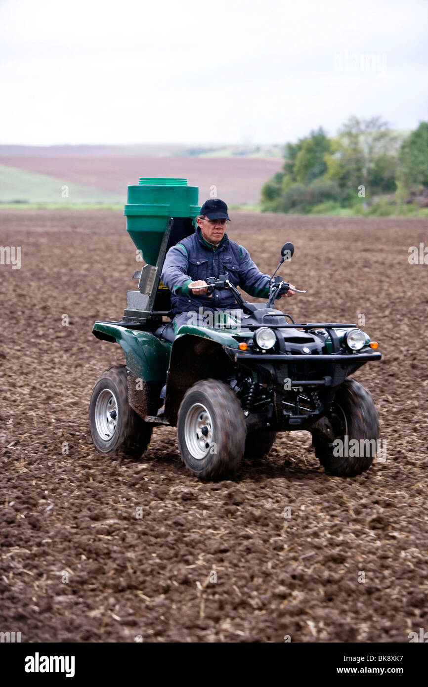 Manure spreading, manuring Stock Photo - Alamy