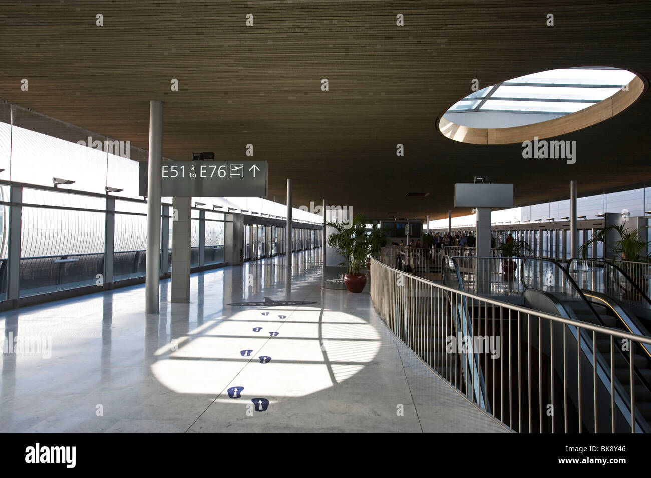 Charles de gaulle airport terminal 2e hi-res stock photography and ...