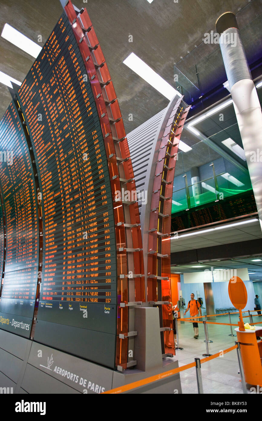 Charles de gaulle airport terminal 2e hi-res stock photography and ...