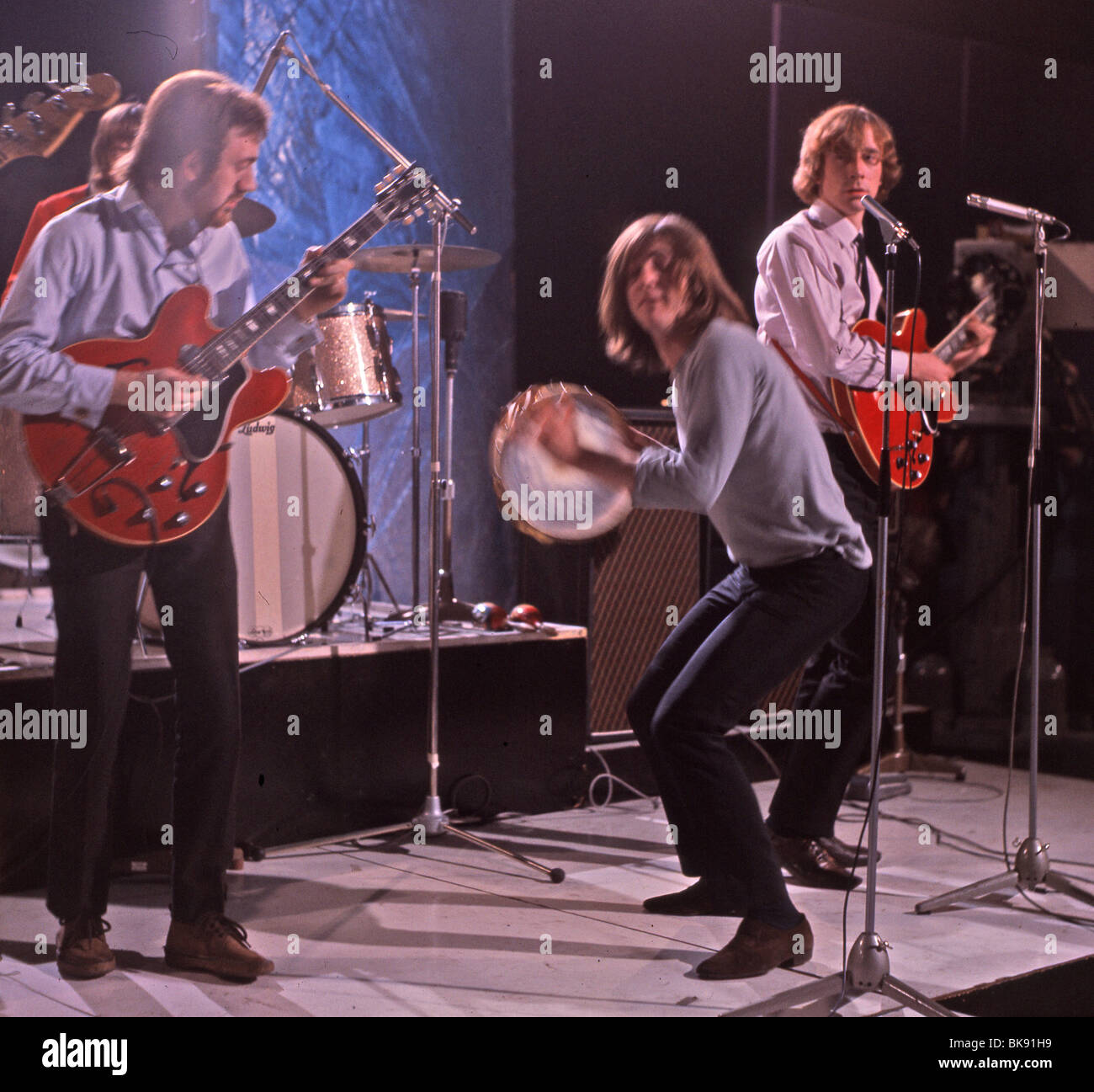 THE PRETTY THINGS - UK rock group on Ready,Steady,Go ! in November 1964 ...