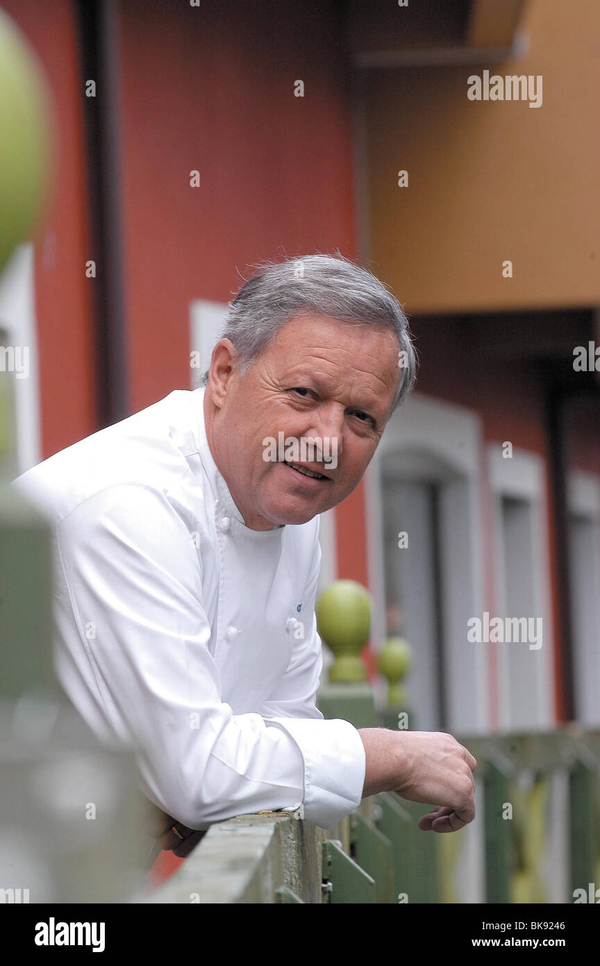 Three georges hi-res stock photography and images - Alamy