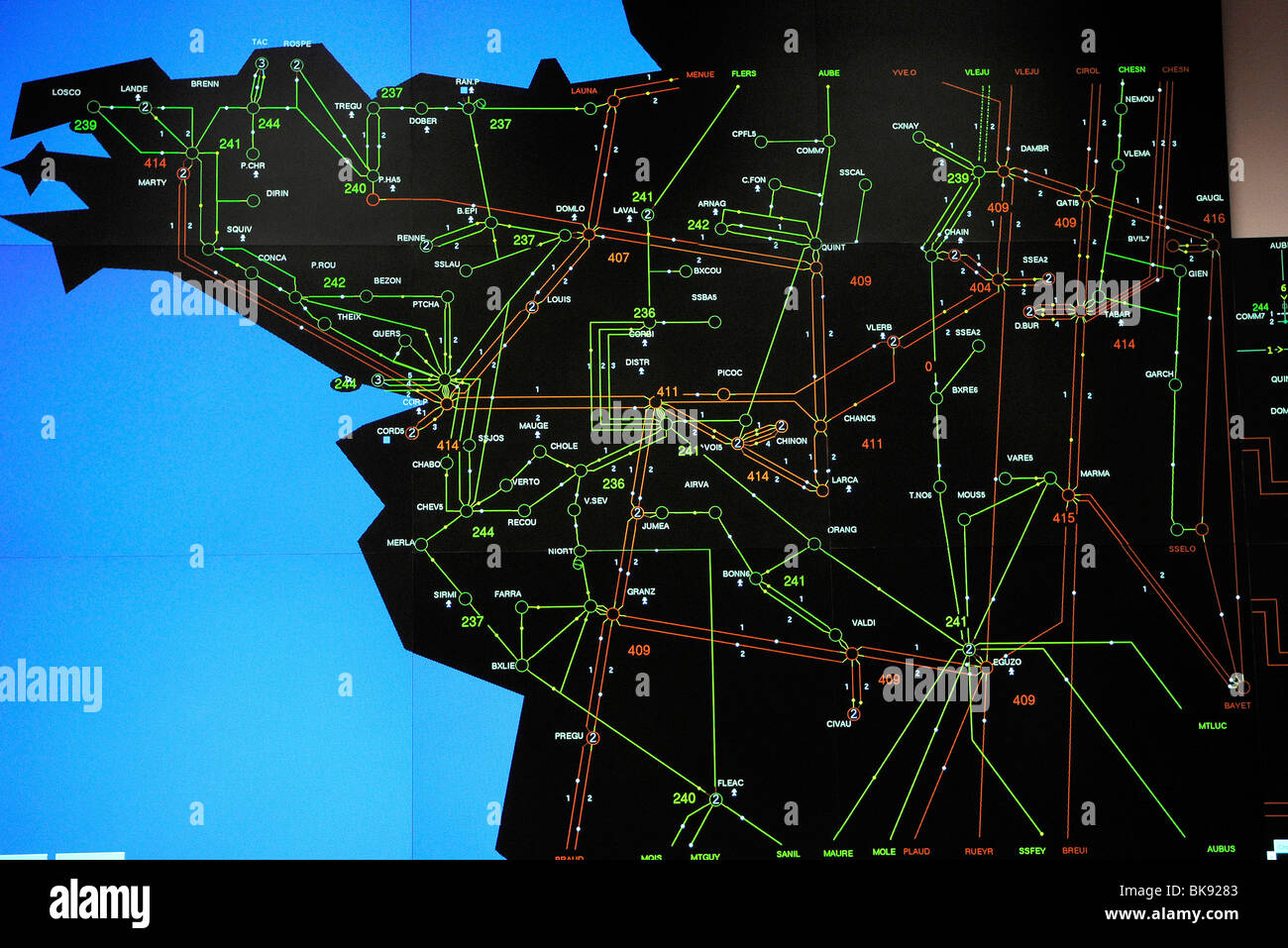 Nantes (44) : Network control room in the premises of "RTE Ouest ...