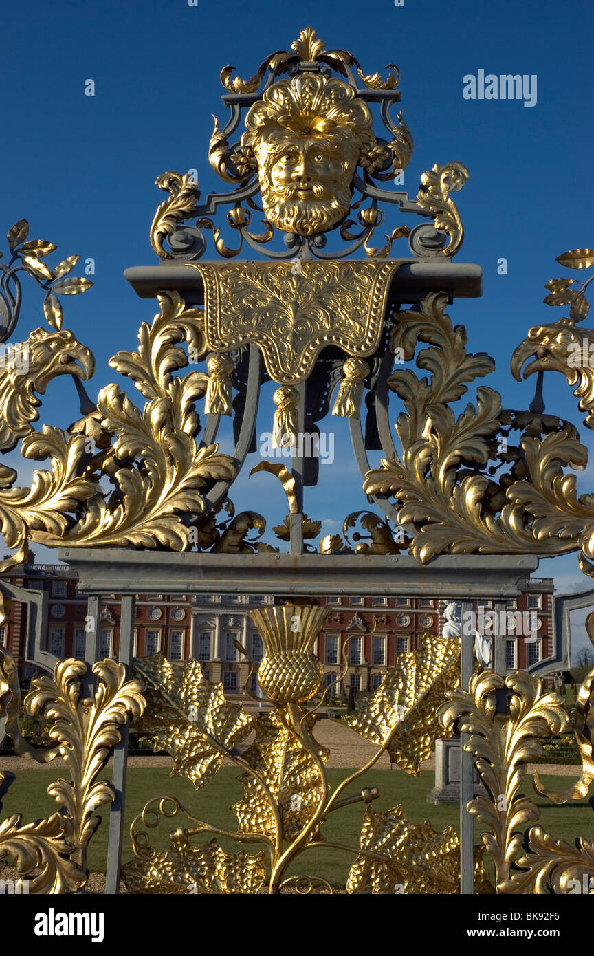 Hampton Court Palace, Gilded Gate Stock Photo - Alamy