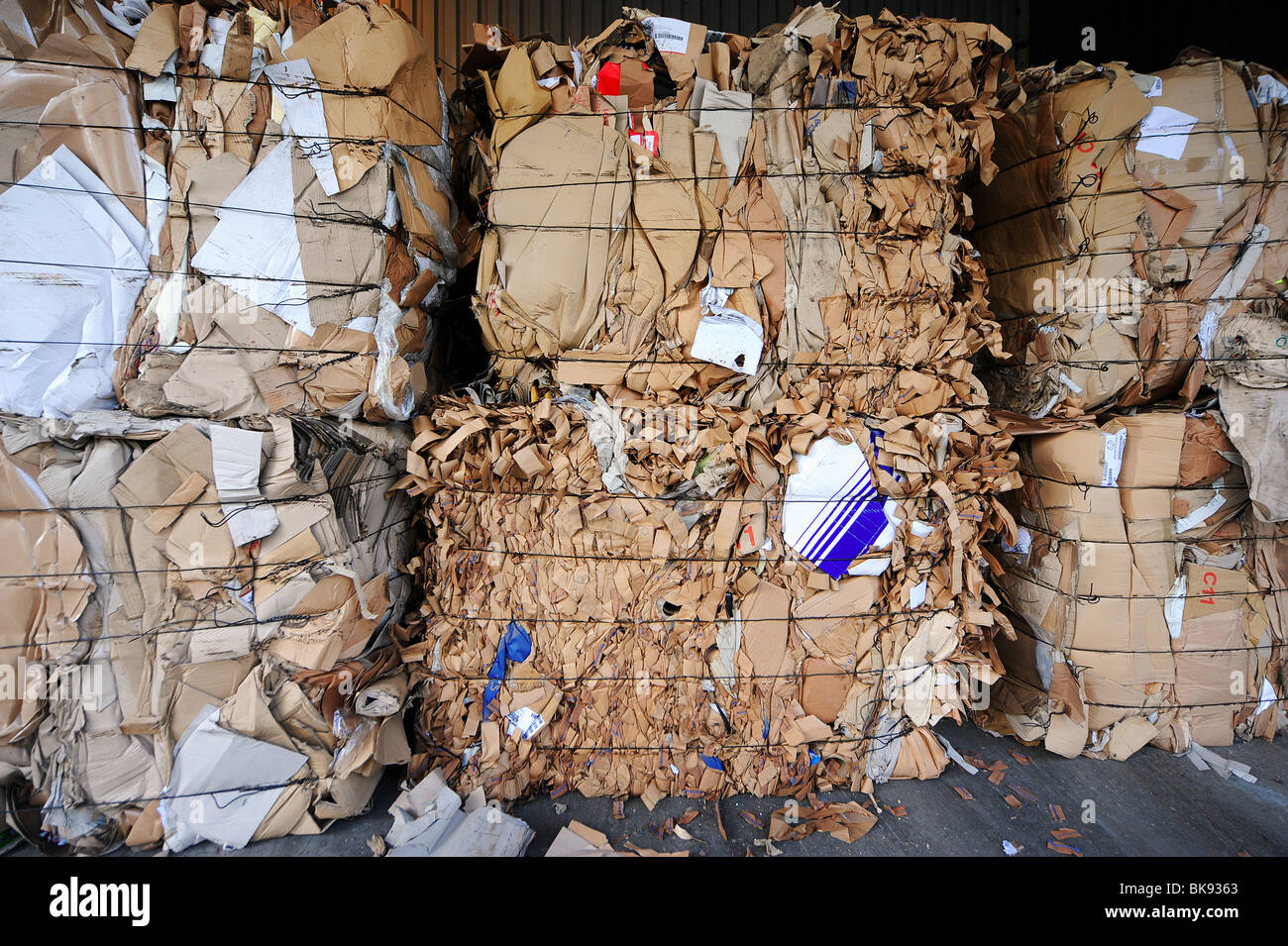 Household waste recycling site hi-res stock photography and images - Alamy