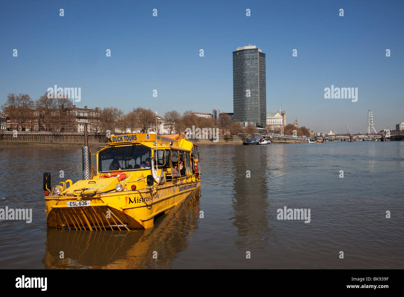 Duck tours london amphibious vehicle hi-res stock photography and ...
