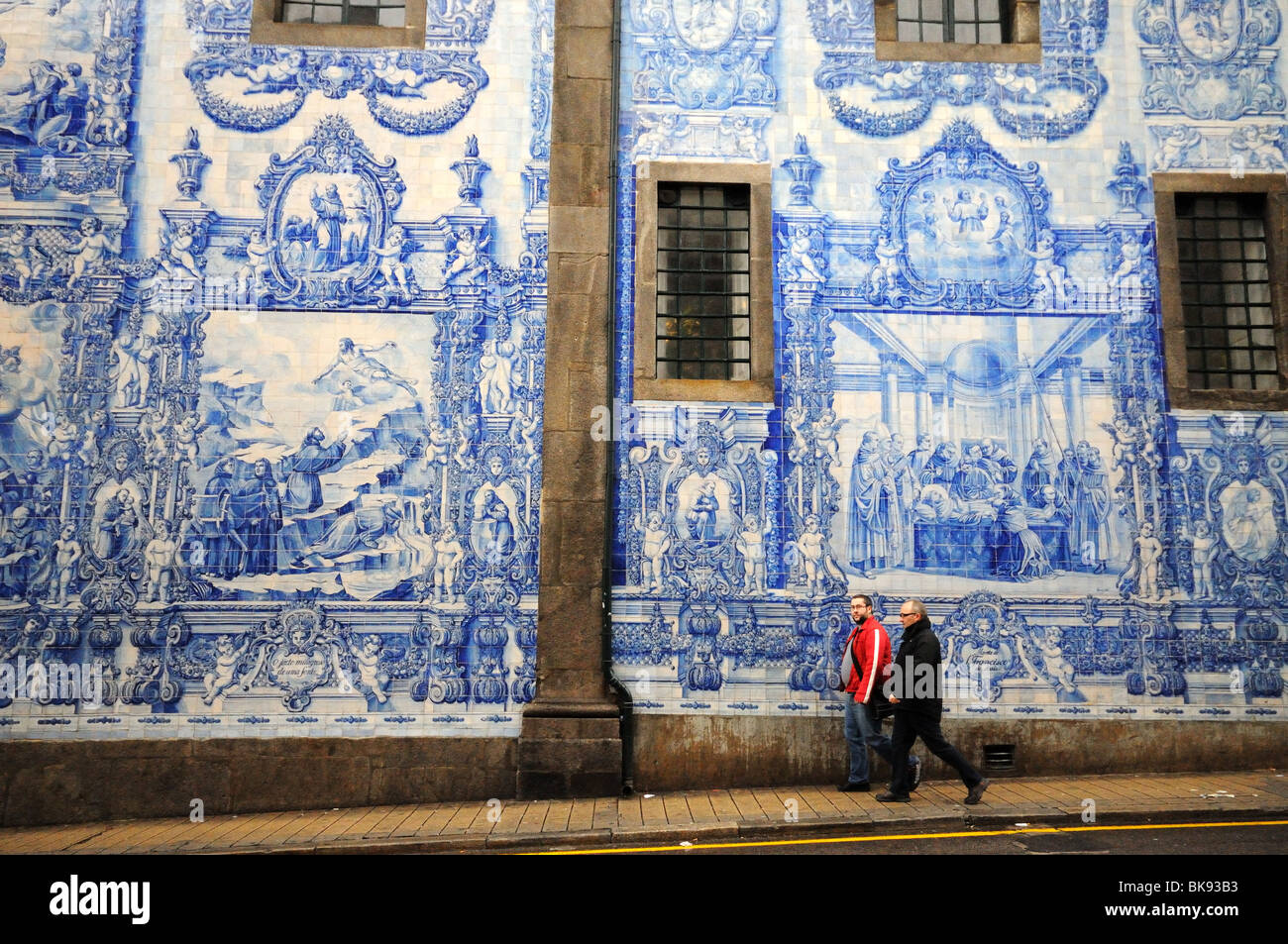 Porto (Portugal) : Azulejos, tiles Stock Photo - Alamy