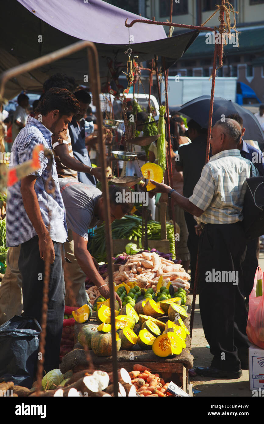 Kandy market hi-res stock photography and images - Alamy