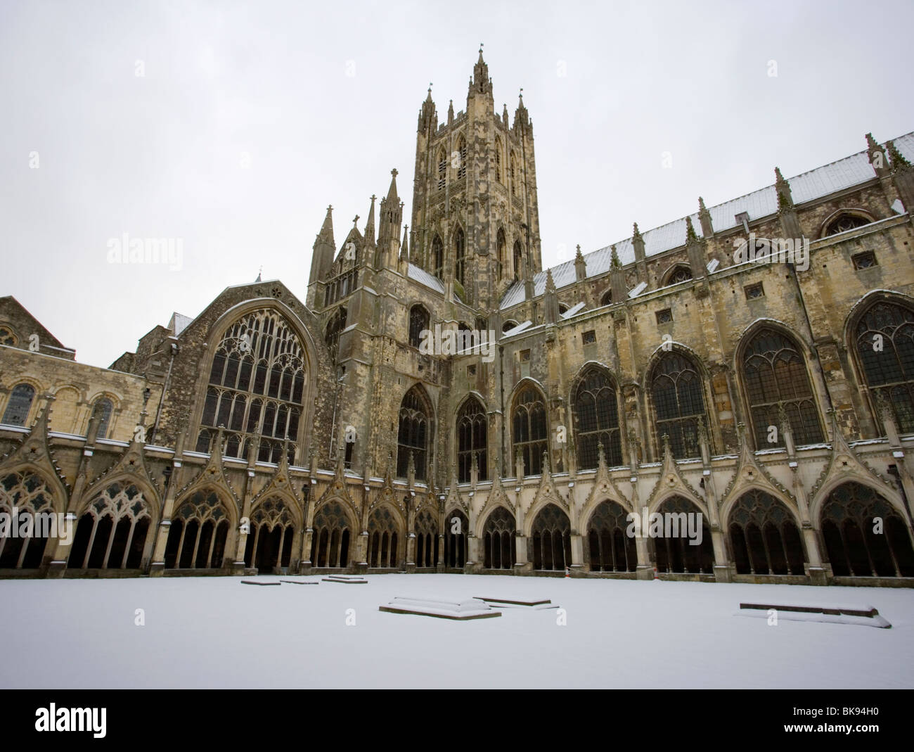 Cathedral snow england hi-res stock photography and images - Alamy