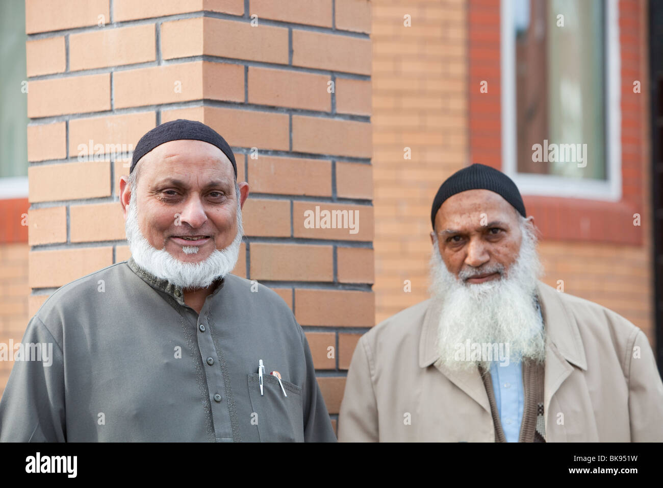 Pakistani men hi-res stock photography and images - Alamy