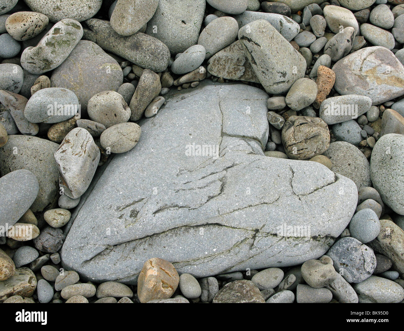 A heart shaped rock hi-res stock photography and images - Alamy