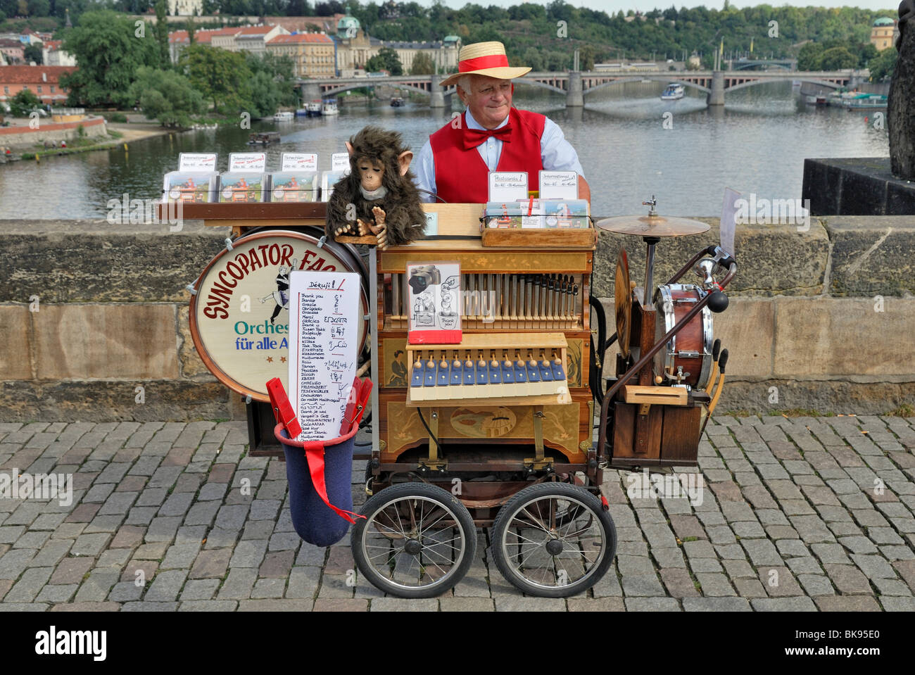 Organ Grinder Joseph Pennell, "[The Organ Grinder, New Orleans]"