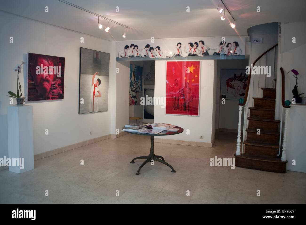 Chinese Art Gallery Walls, Interior modern paintings Exhibit, "Yu ...