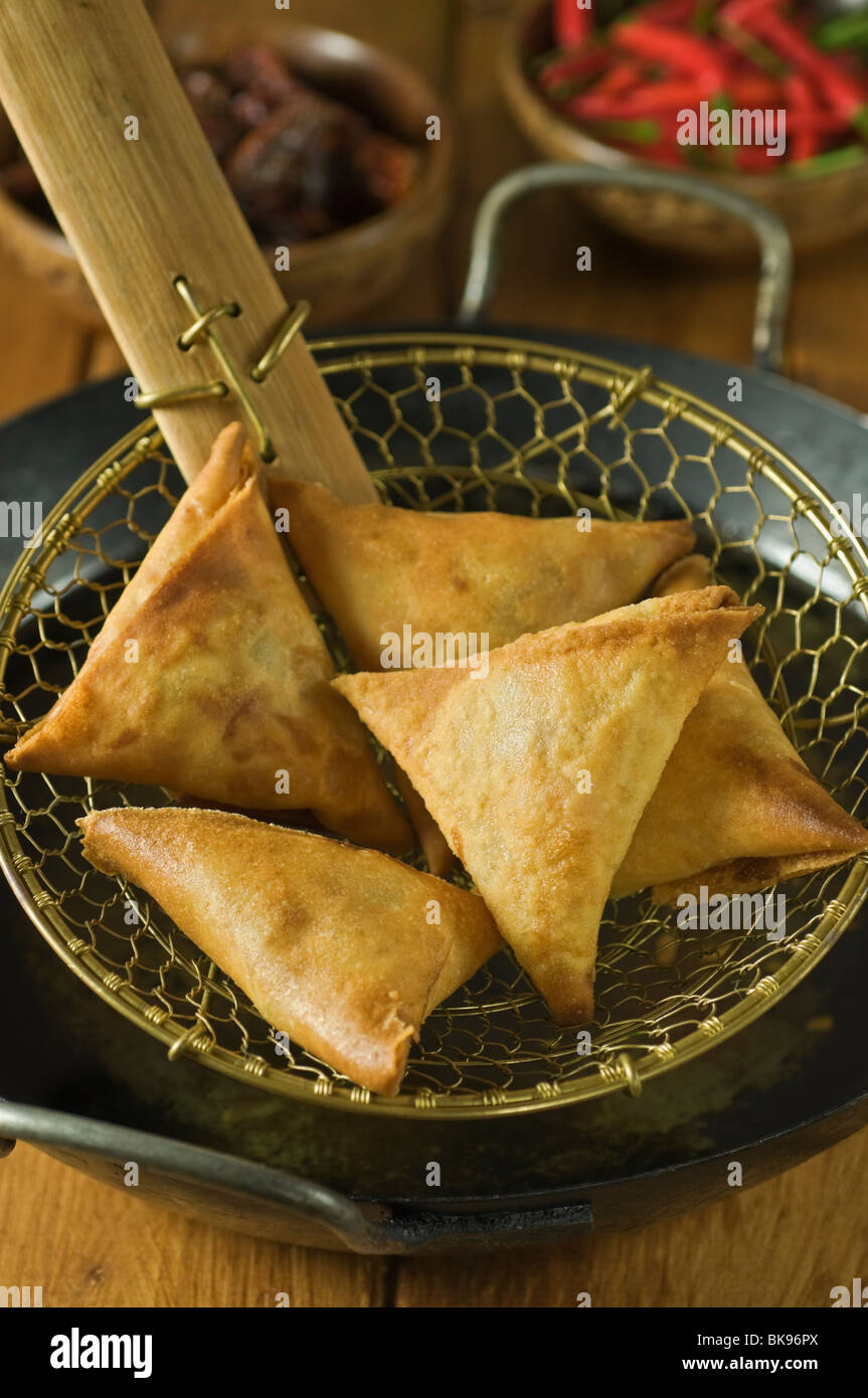 Samosas Indian food Stock Photo - Alamy