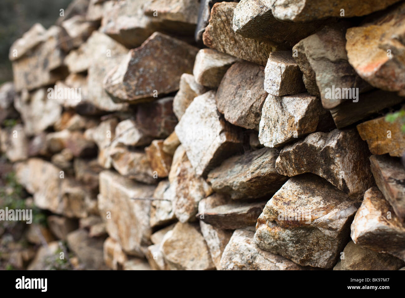 Traditional stone wall fence hi-res stock photography and images - Alamy