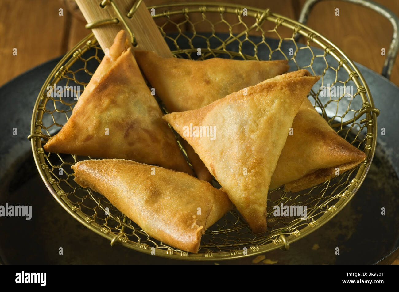 Samosa indian street food hi-res stock photography and images - Alamy