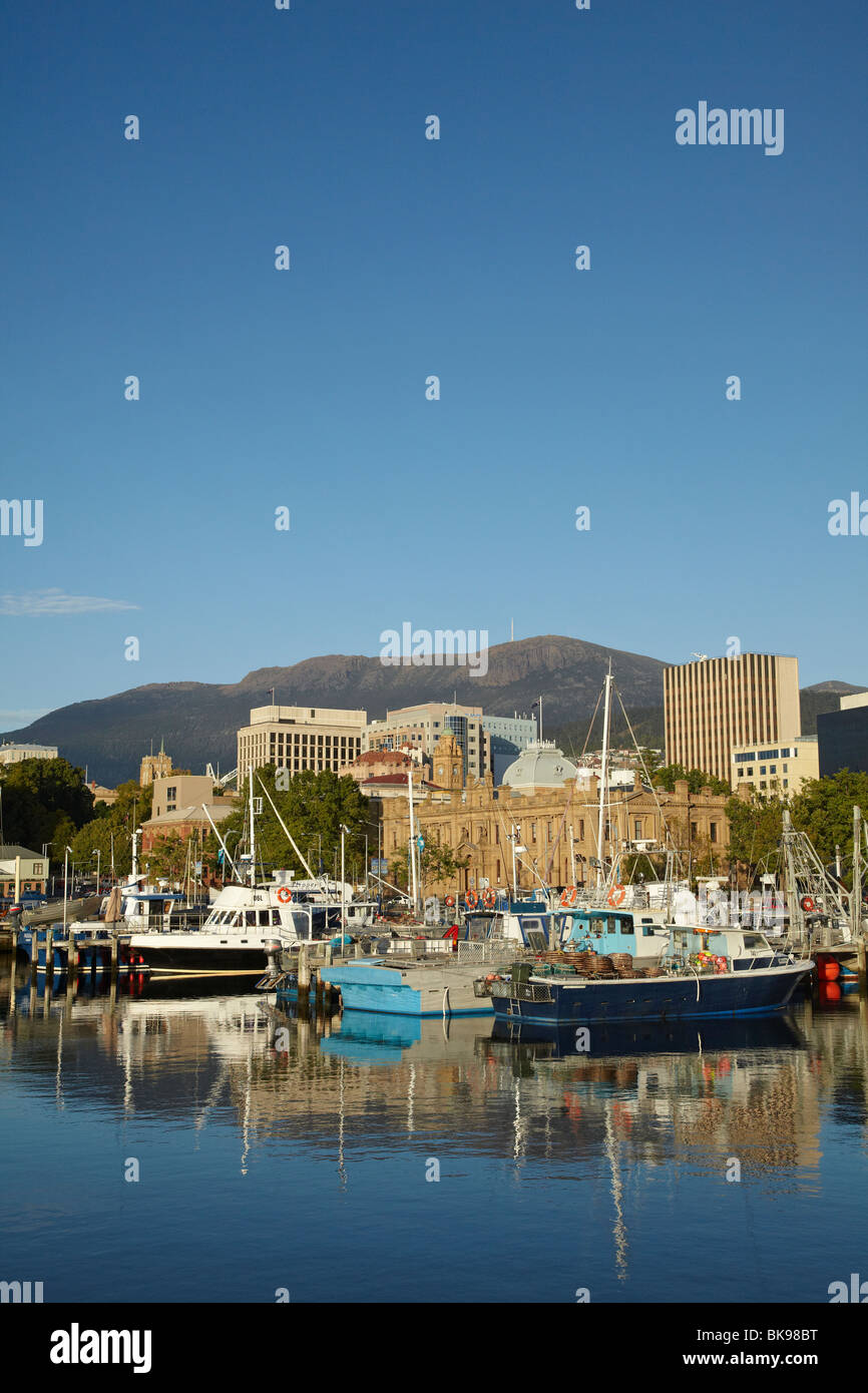 Hobart fishing boats tasmania hi-res stock photography and images - Alamy