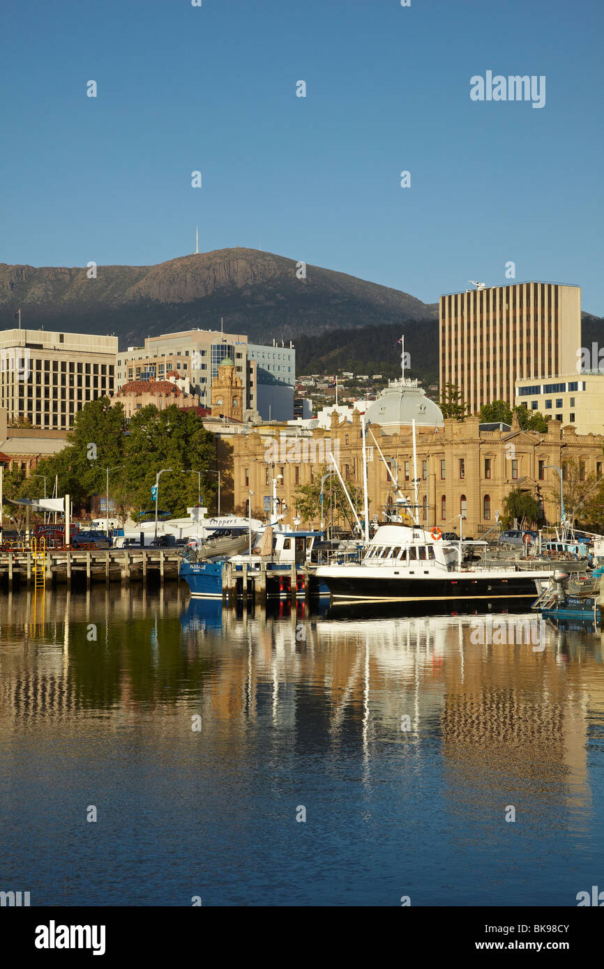 Hobart fishing boats tasmania hi-res stock photography and images - Alamy