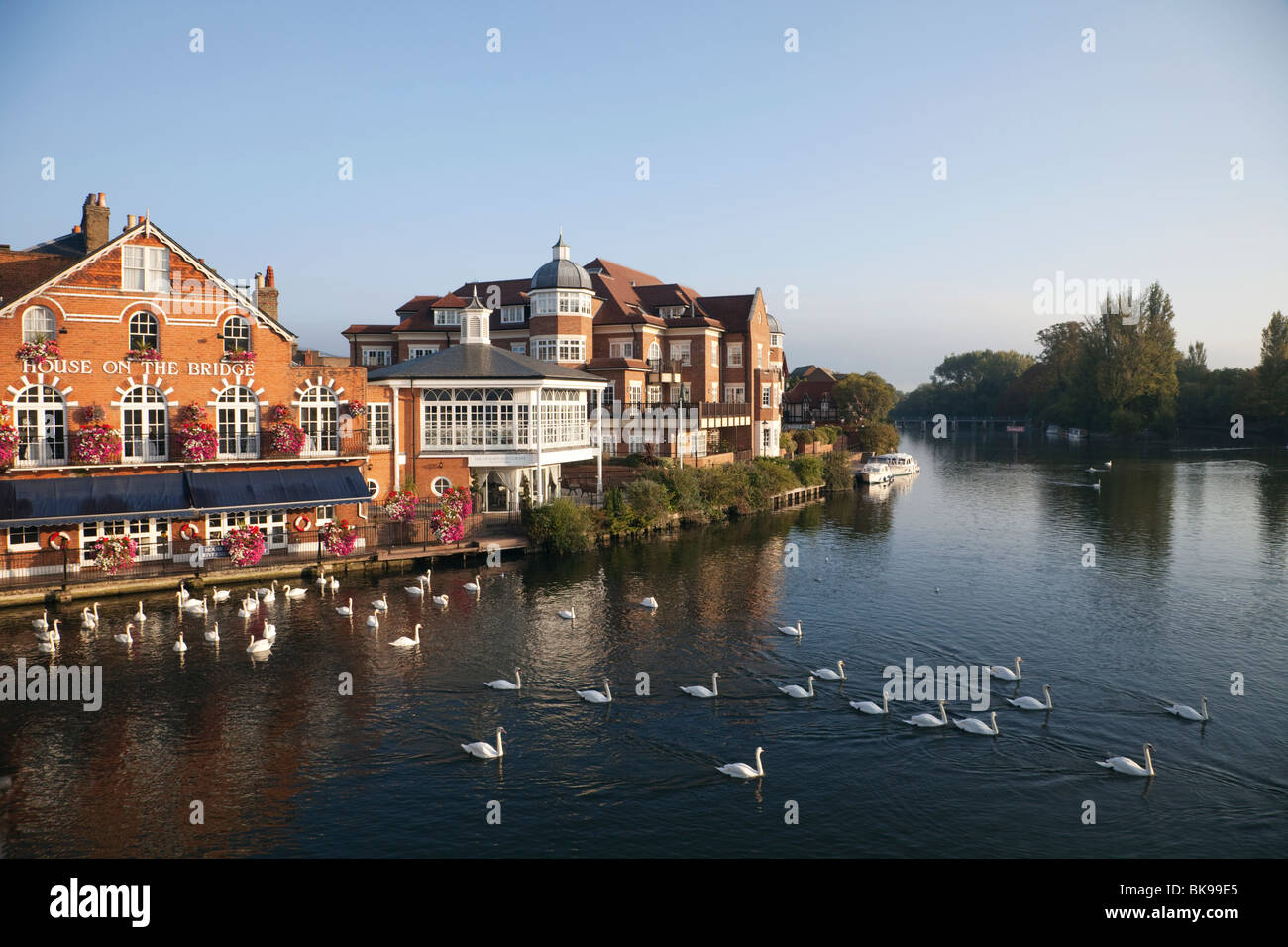 Eton river thames hi-res stock photography and images - Alamy