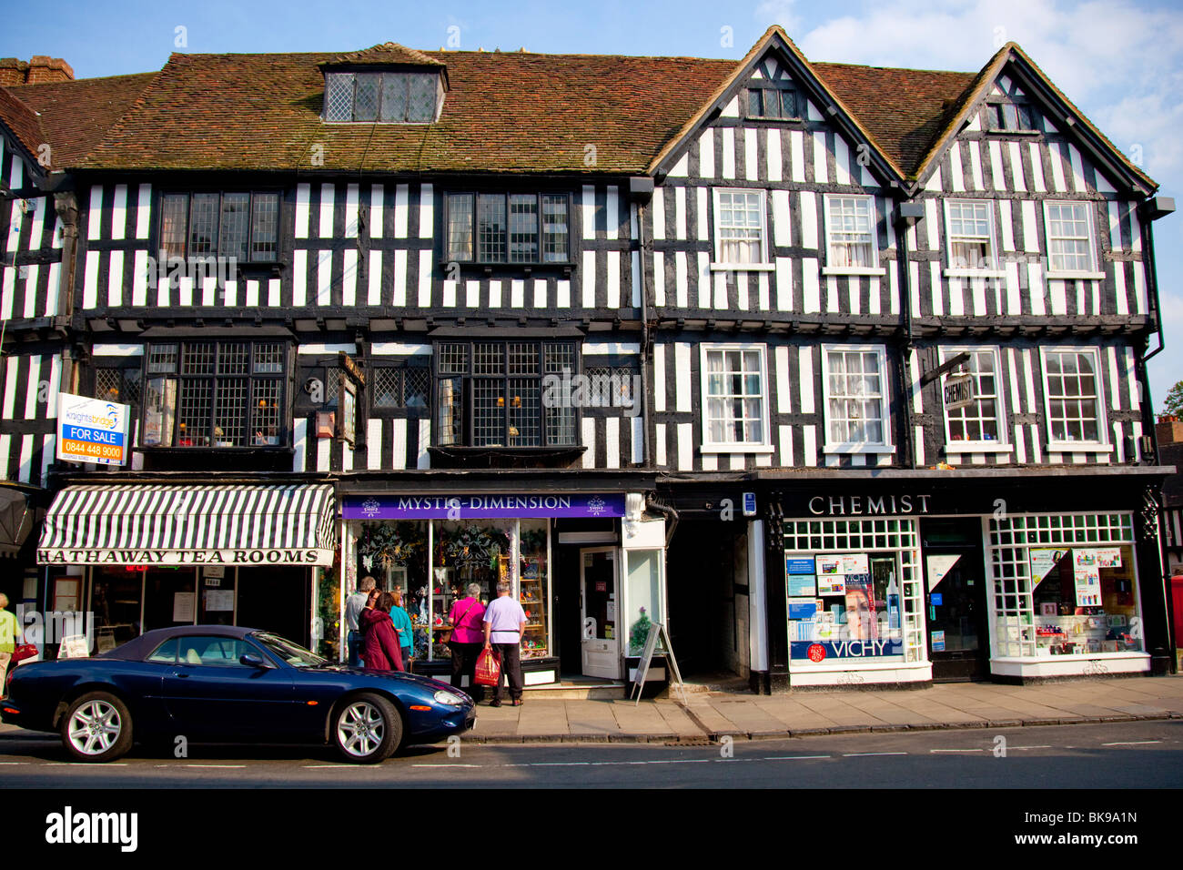 Row of 16th Century Medieval hoses now used as shops in Stratford Upon ...