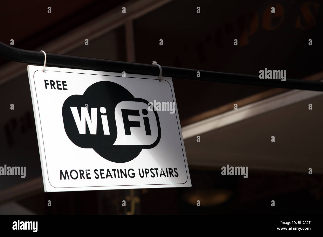 Free wifi here sign hi-res stock photography and images - Alamy