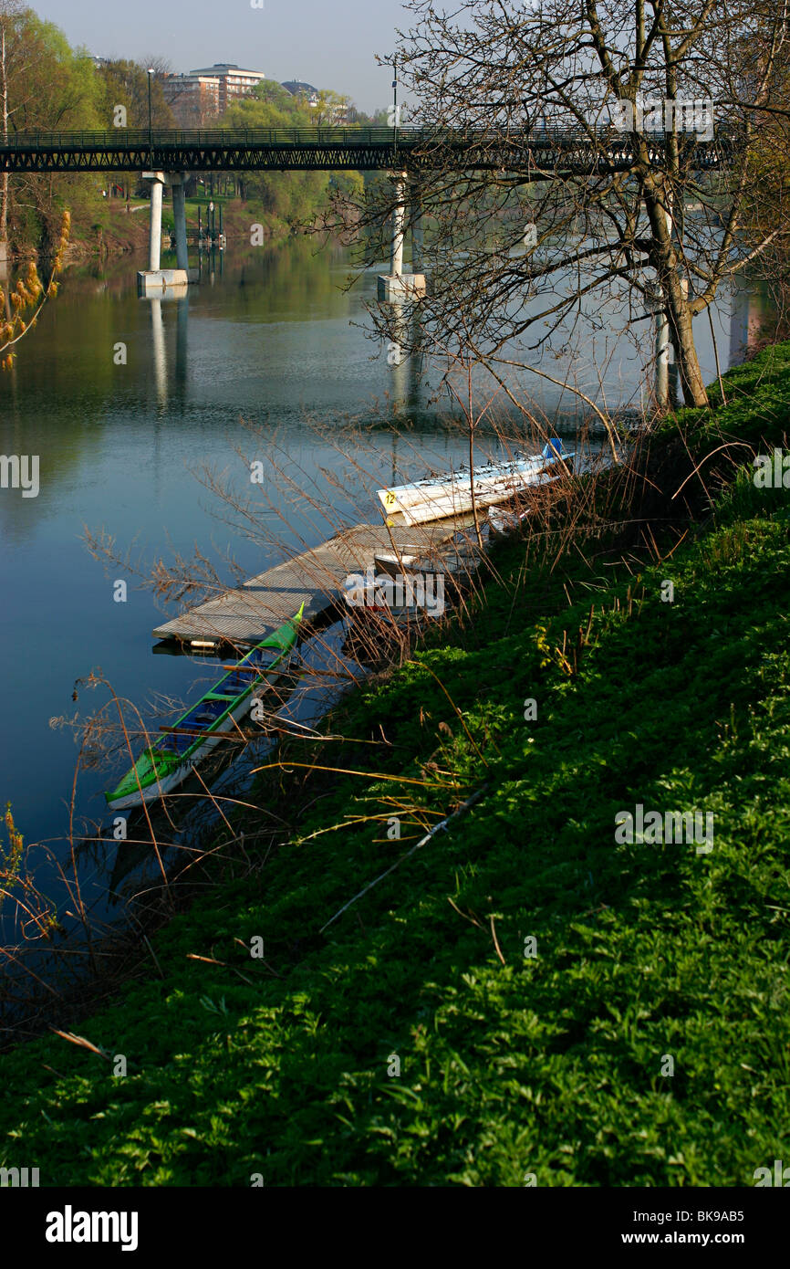 Italian canoes hi-res stock photography and images - Alamy