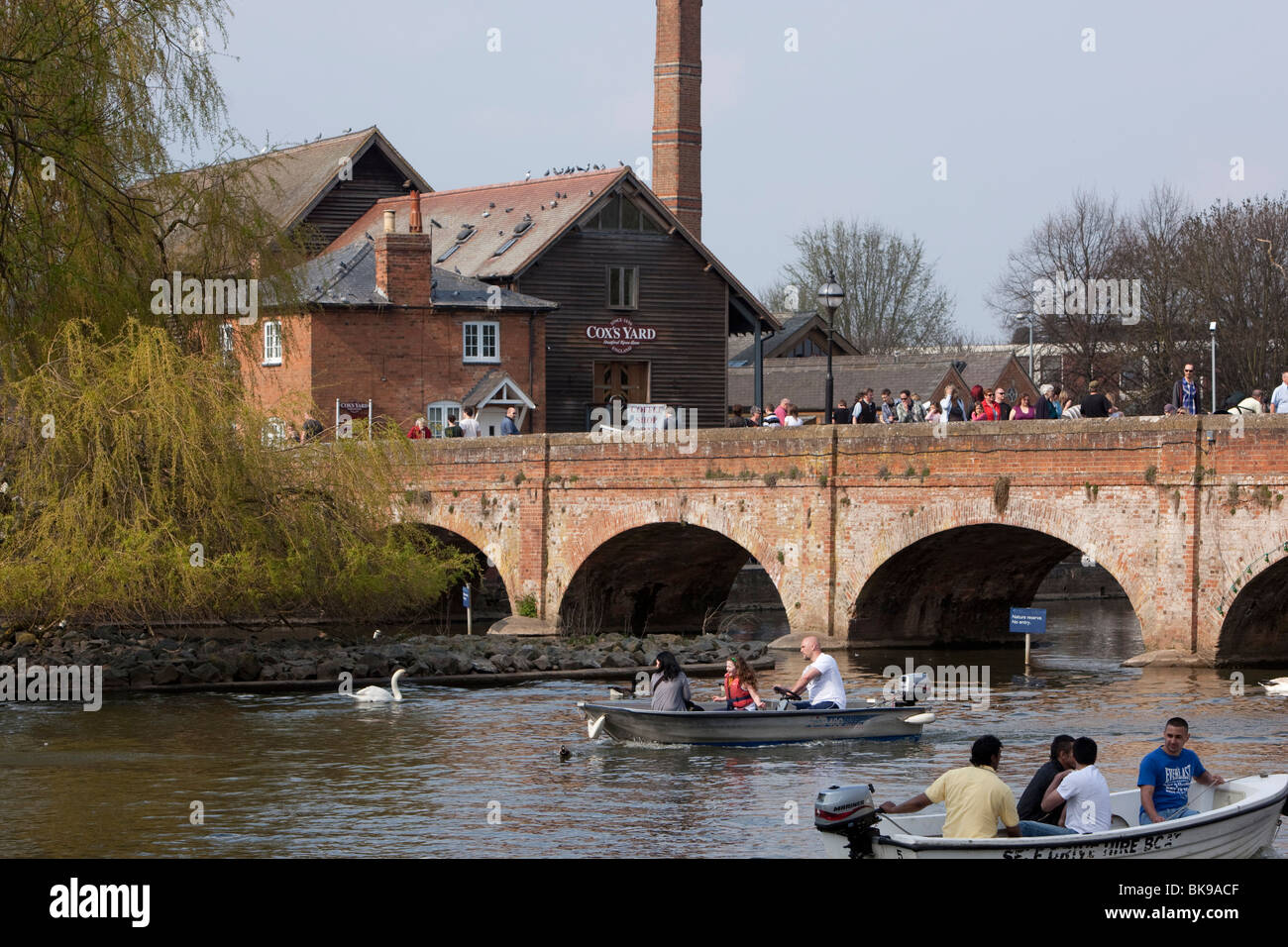 Bridge over the River Avon at Stratford upon Avon Stock Photo - Alamy