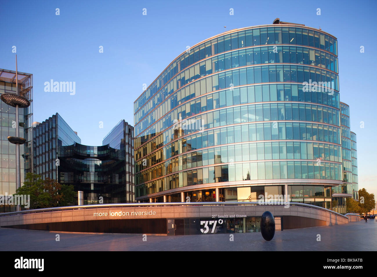 Office building in england hi-res stock photography and images - Alamy