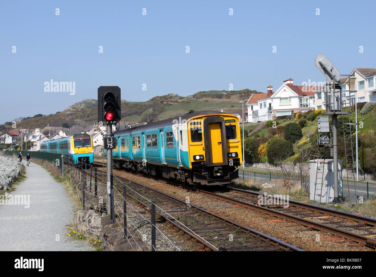 Class 175 and 150 diesel multiple units between Llandudno Junction and ...