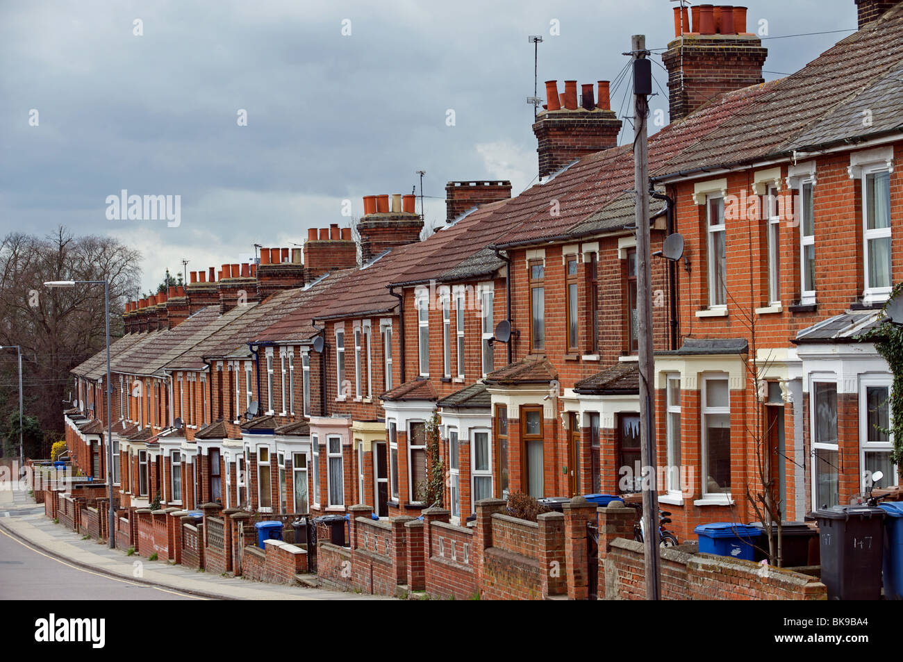 Red brick terraced houses hi-res stock photography and images - Alamy