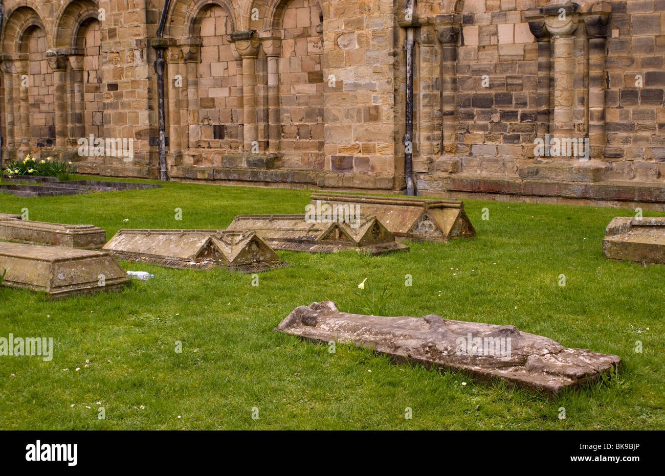 DURHAM CATHEDRAL ANCIENT GRAVEYARD AND GRAVES ENGLAND UK Stock Photo ...