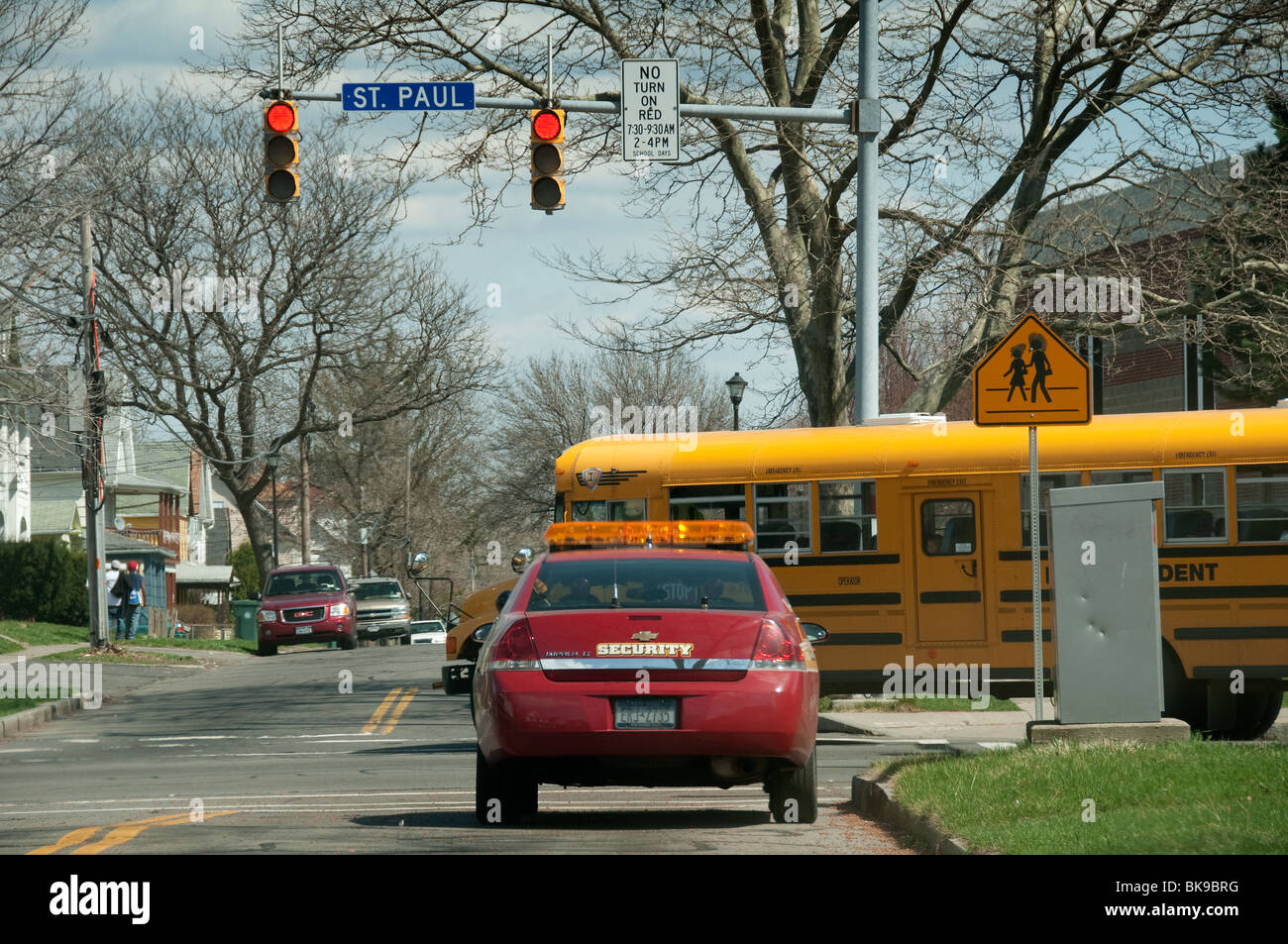 School bus in traffic Stock Photo - Alamy