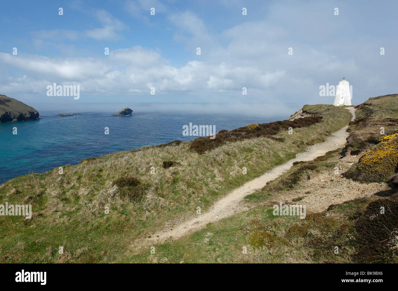 Cornwall coast path marker hi-res stock photography and images - Alamy