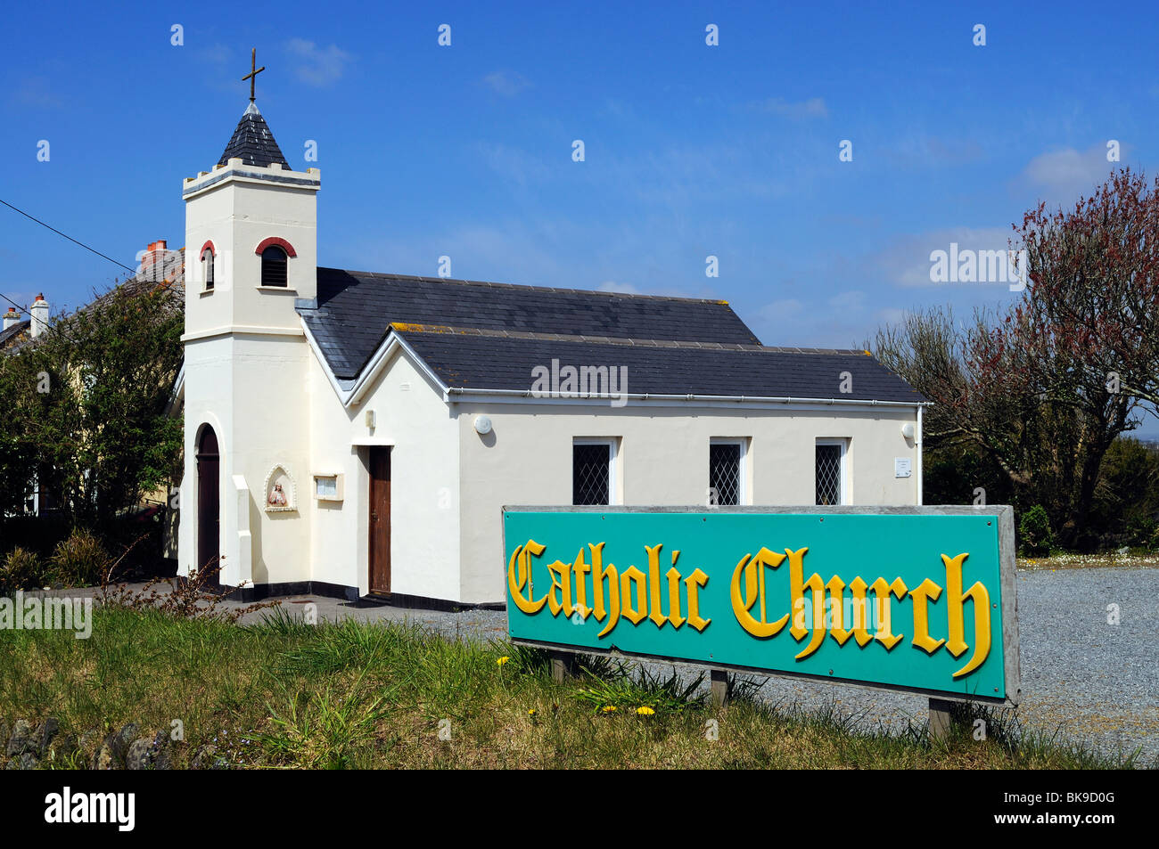 a catholic church in the village of mullion, cornwall, uk Stock Photo ...