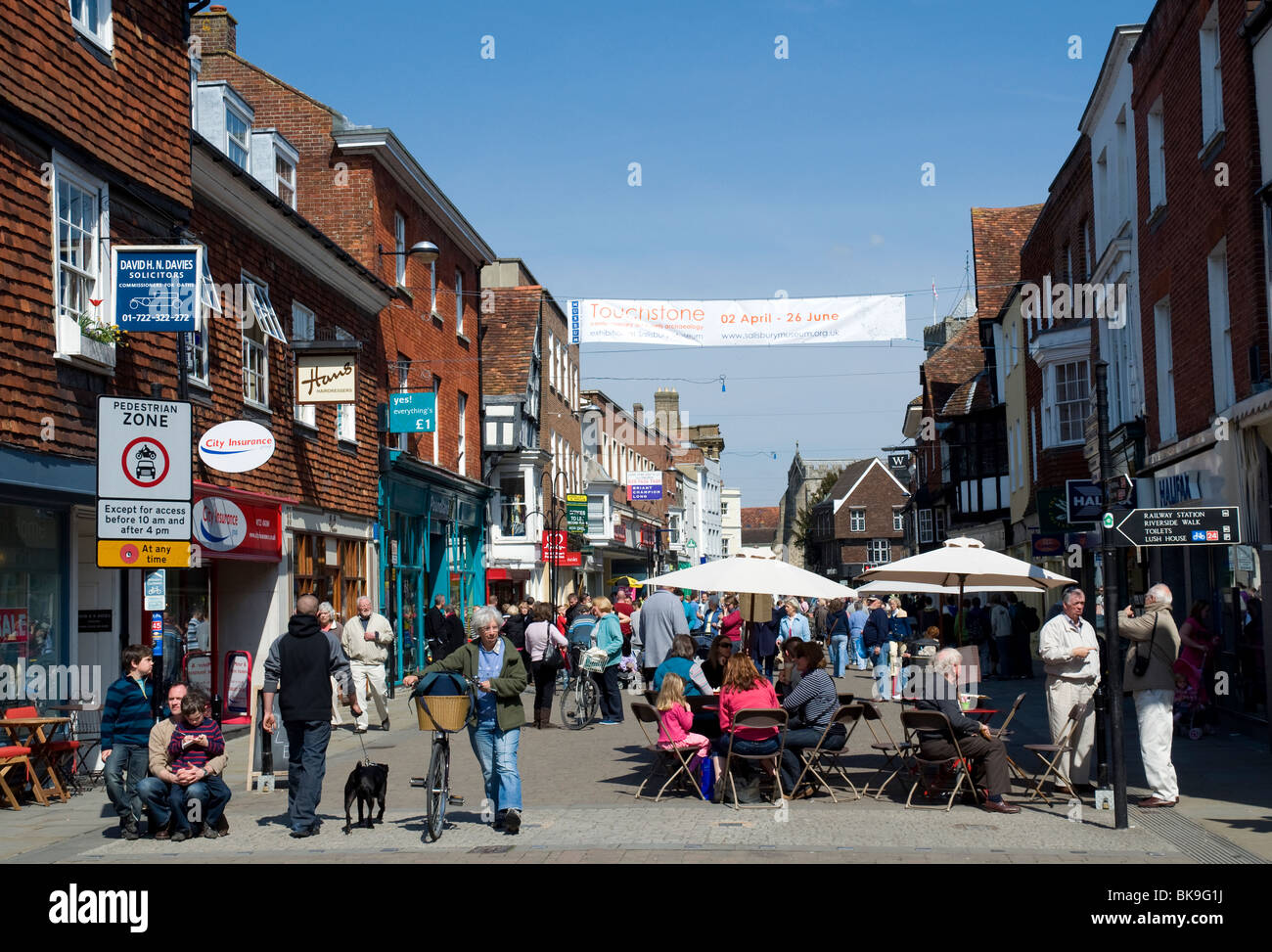 The High St, Pedestrian road in Salisbury, Wiltshire, England, UK, GB ...