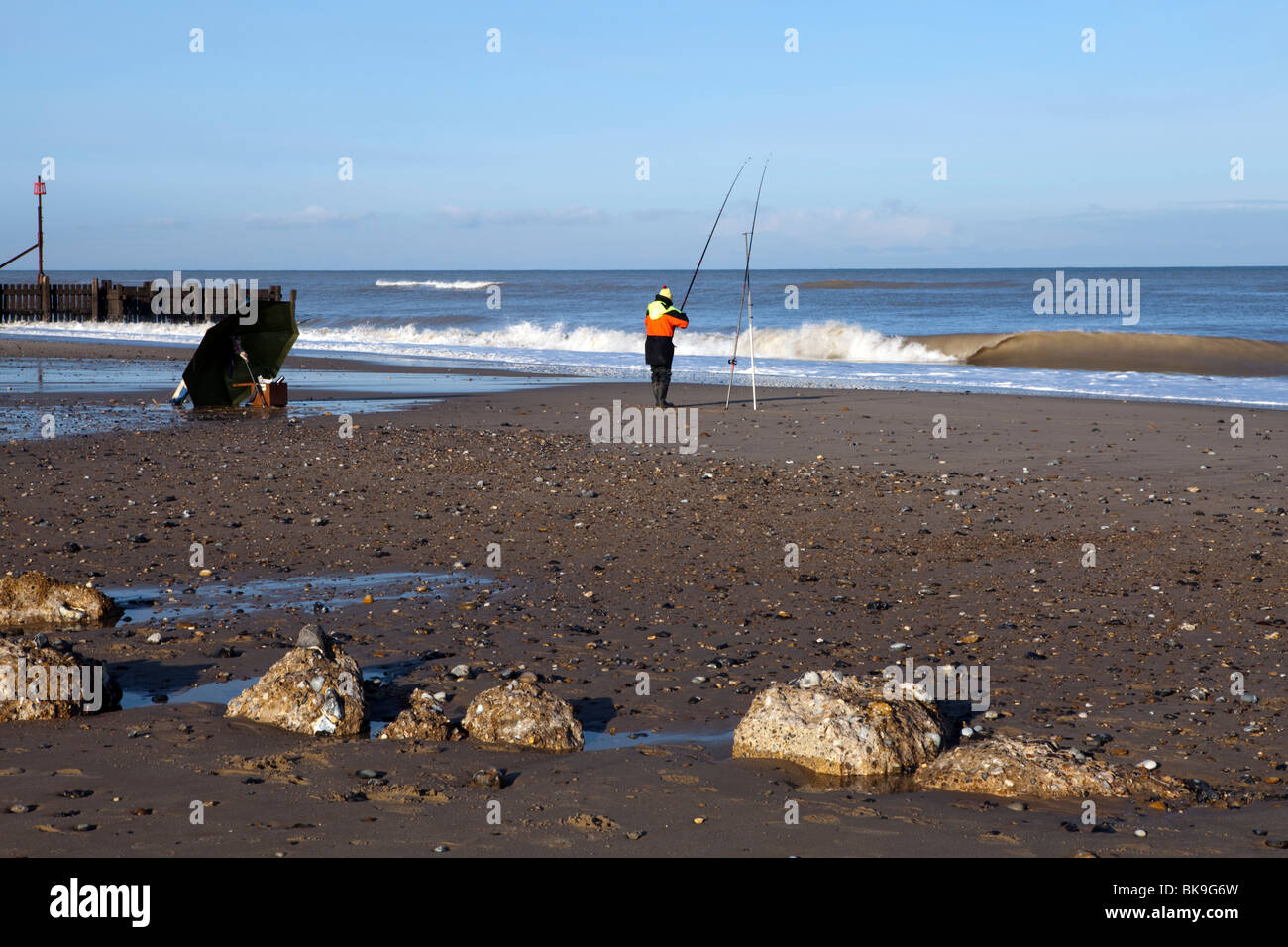 Shore casting hi-res stock photography and images - Alamy