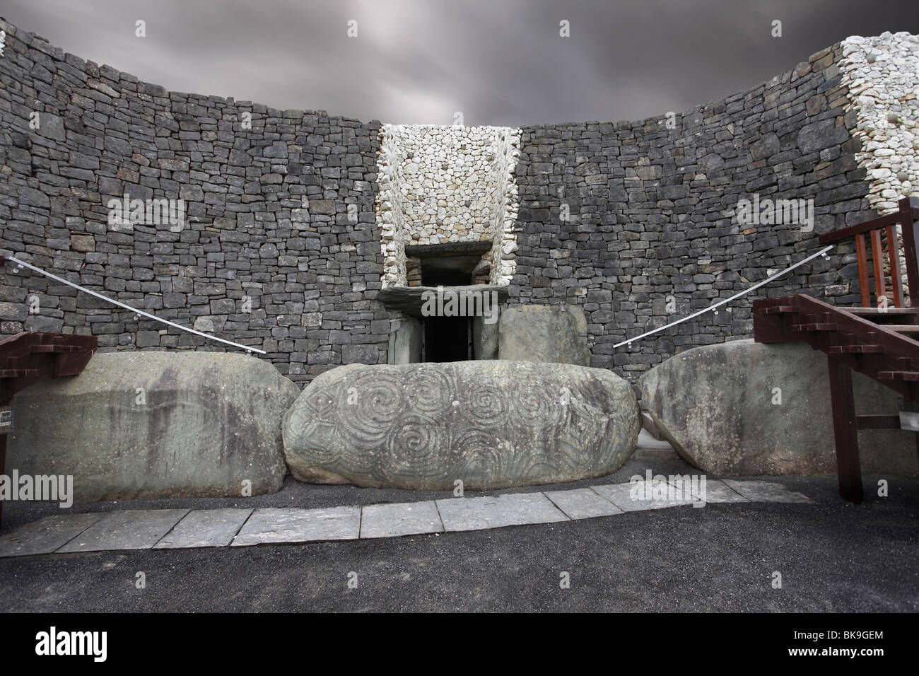 Newgrange irish hi-res stock photography and images - Alamy