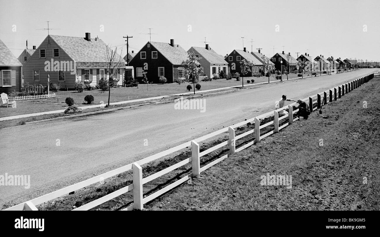 White house houses near Black and White Stock Photos & Images - Alamy