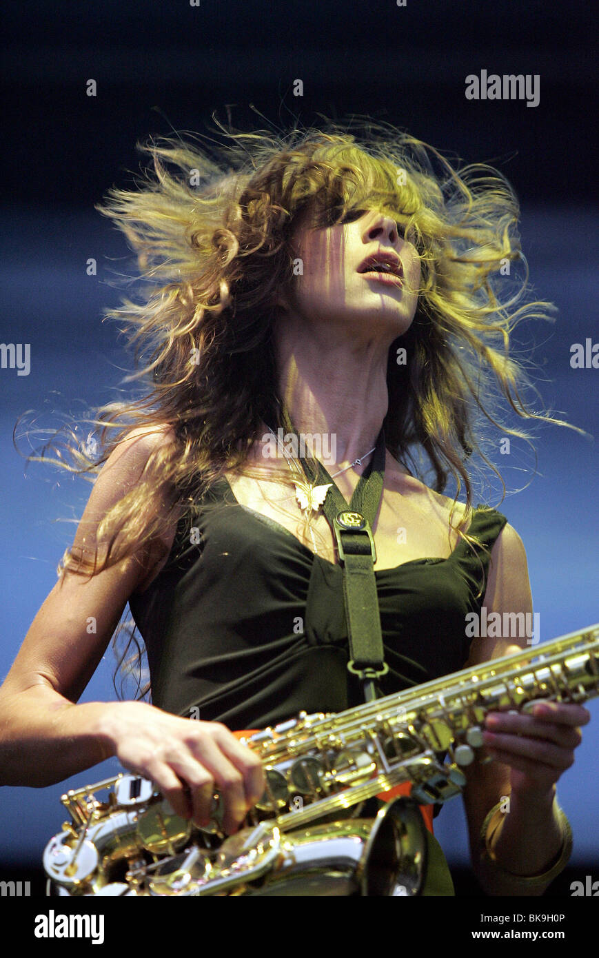 ABI HARDING R.E.M CONCERT HULL KC STADIUM 05 July 2005 Stock Photo - Alamy