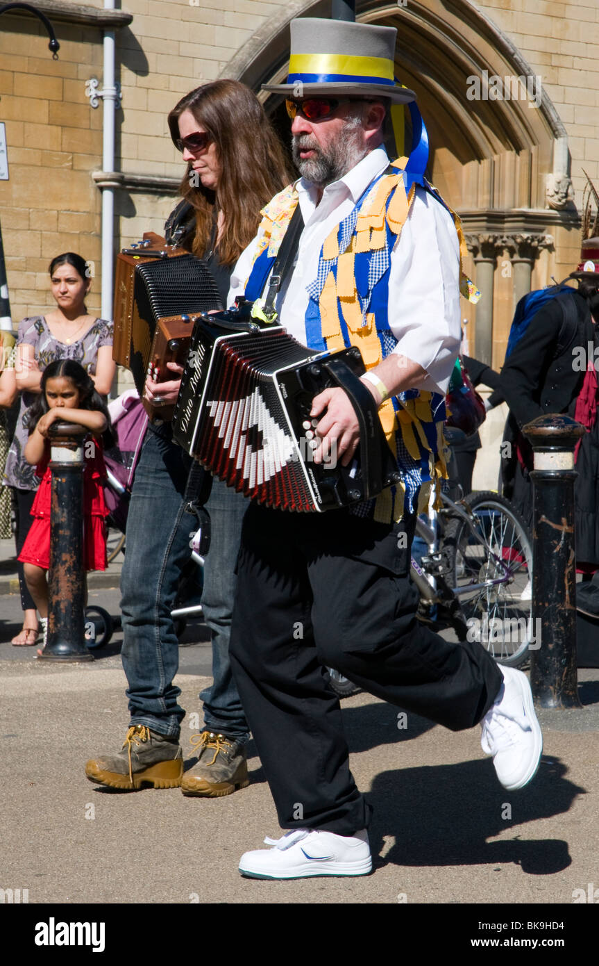 Folking dance hi-res stock photography and images - Alamy