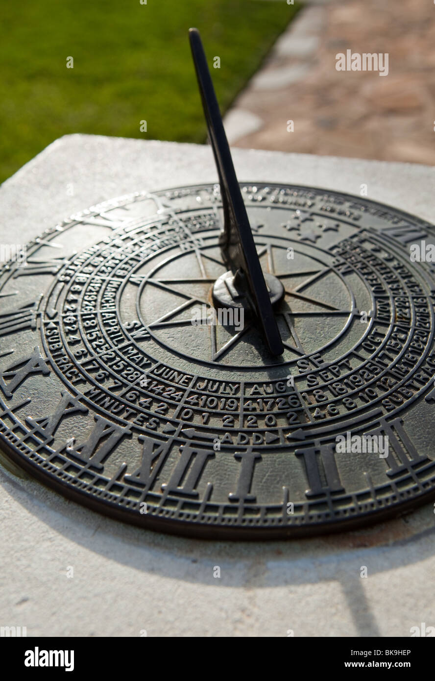 Sundial hi-res stock photography and images - Alamy