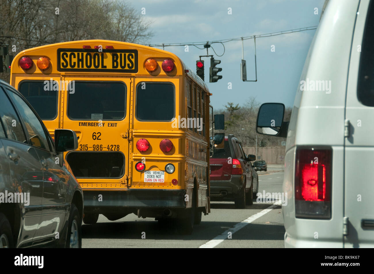 School bus in traffic Stock Photo - Alamy