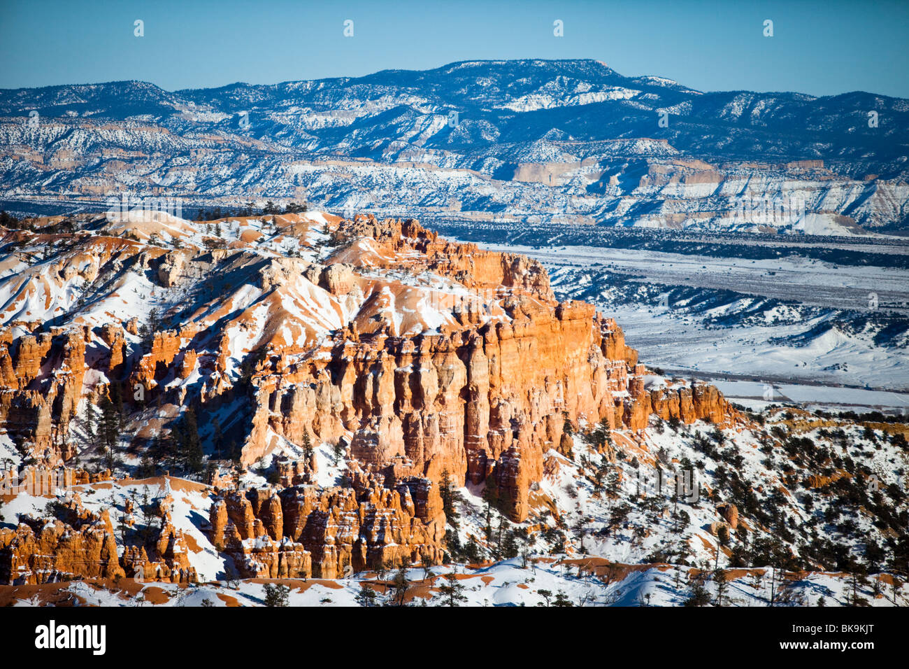 View of the hoodoos from Sunset Point at Bryce Canyon National Park ...