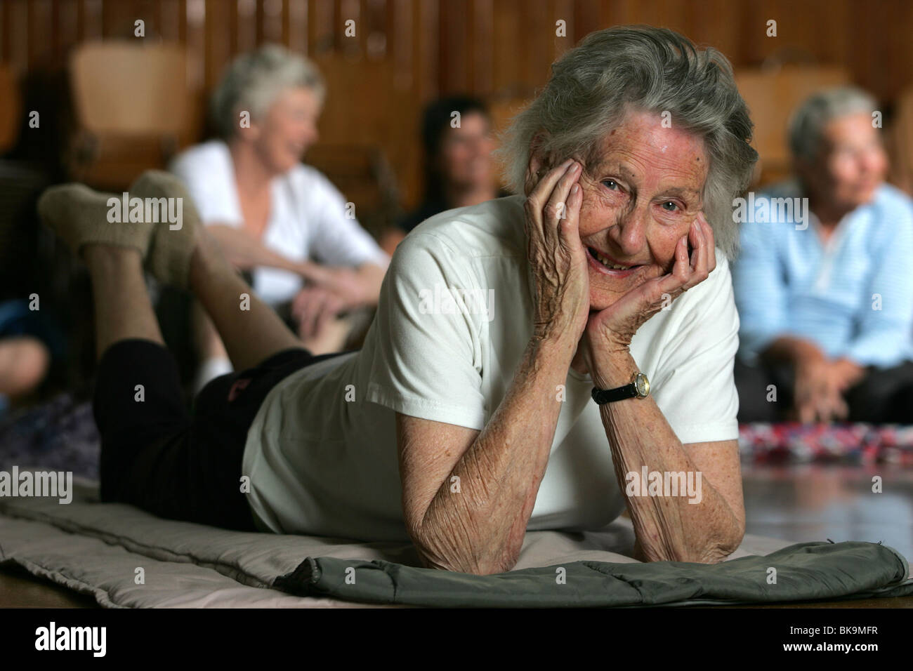Inspirational 89-yr-old grandmother Cynthia Ward teaching her yoga ...