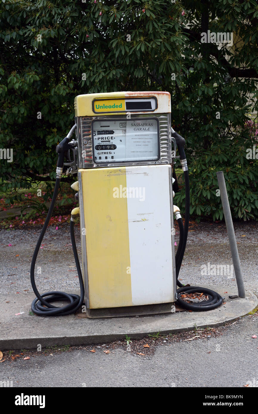 Old petrol pump dial hi-res stock photography and images - Alamy
